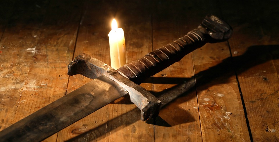 Sword-and-Candle_BSjj2nc.jpg